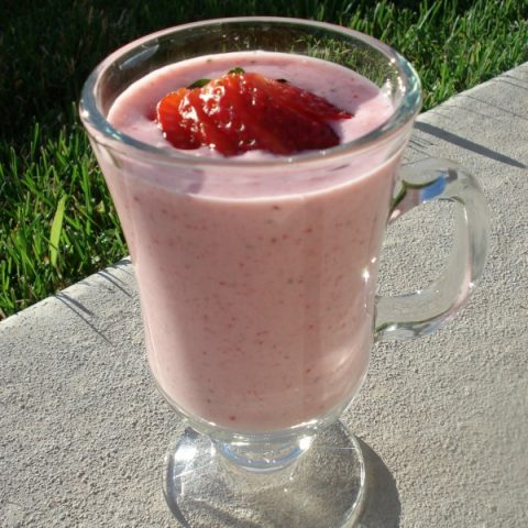 Strawberry Lassi | Dessert Now Dinner Later